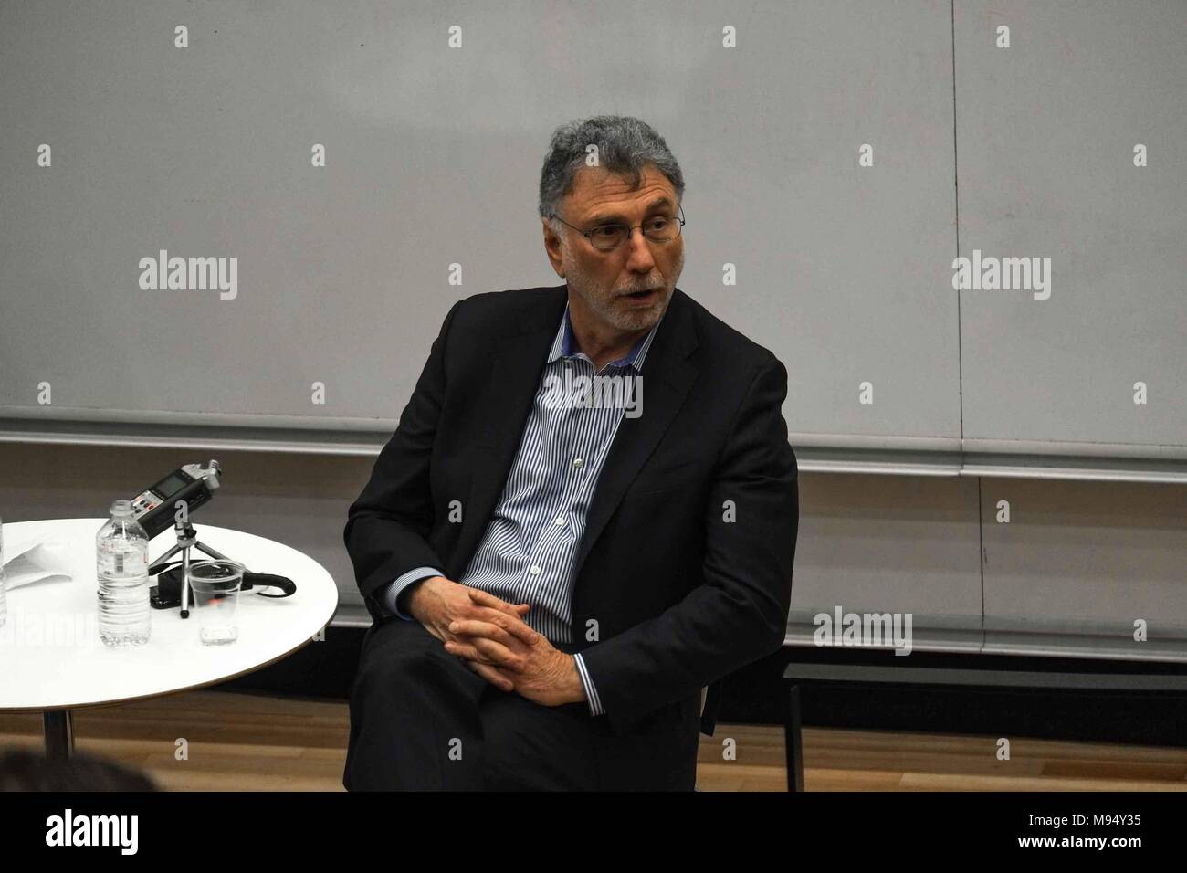 Marty baron editor newspapers hi-res stock photography and images - Alamy