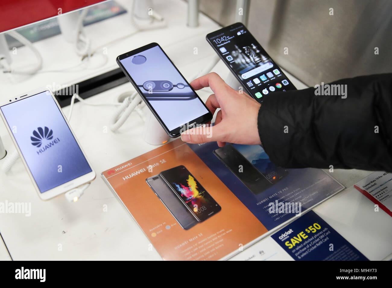 Mobile tariffs hi-res stock photography and images - Alamy