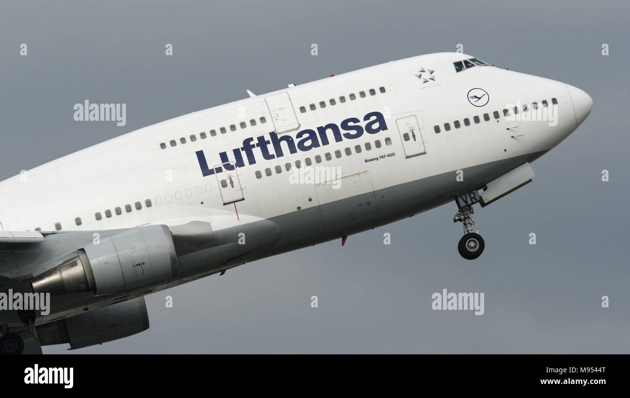 Richmond, British Columbia, Canada. 20th Mar, 2018. A Lufthansa Boeing ...