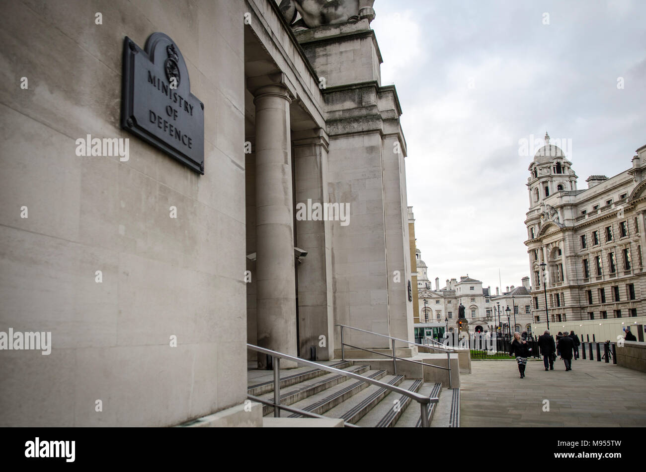 Ministry of defence building london hi-res stock photography and images ...