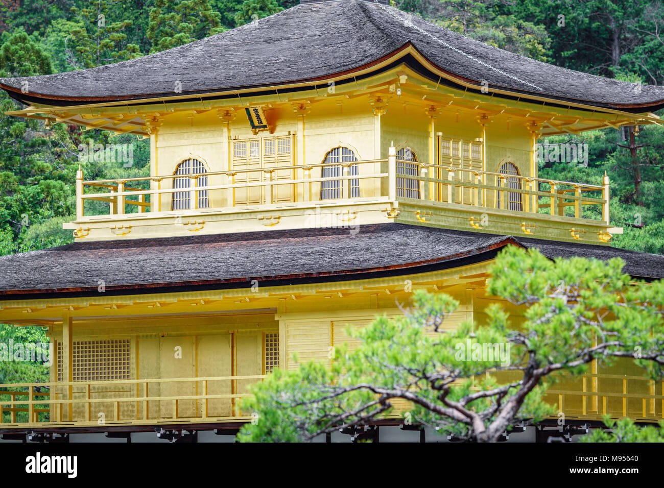 Top golden pavilion hi-res stock photography and images - Alamy