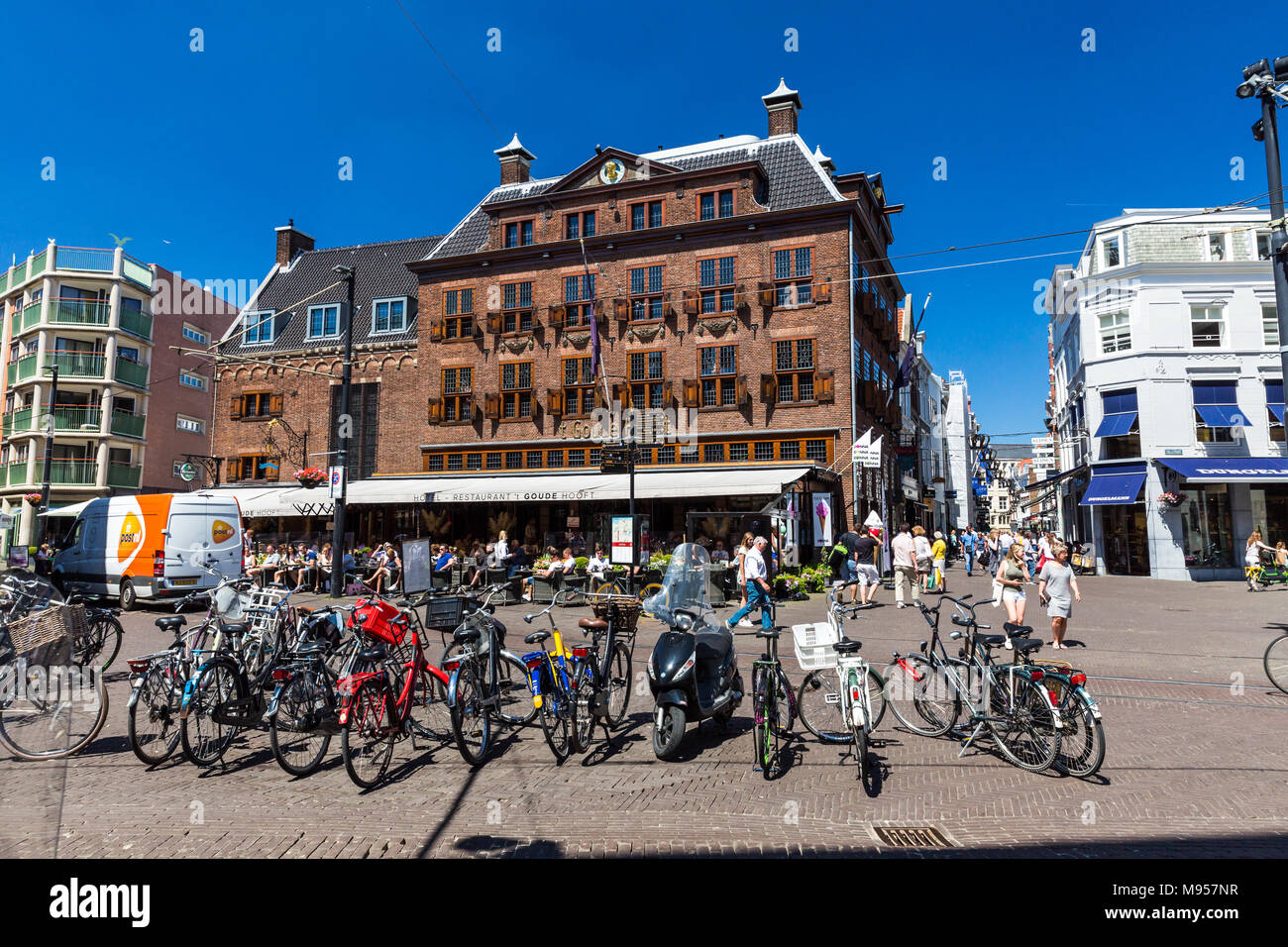 Luxury storefront view hi-res stock photography and images - Alamy