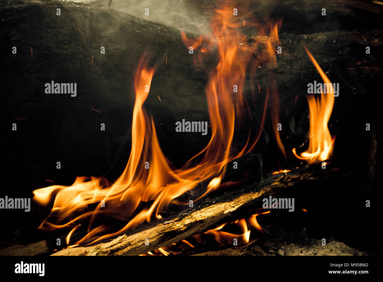 Large forest fire burns hi-res stock photography and images - Alamy