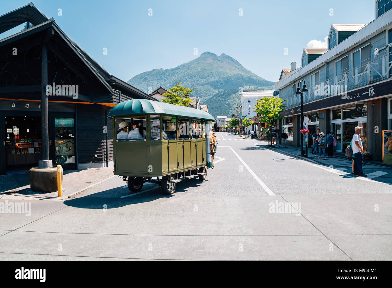 Yufuin onsen hot hi-res stock photography and images - Alamy