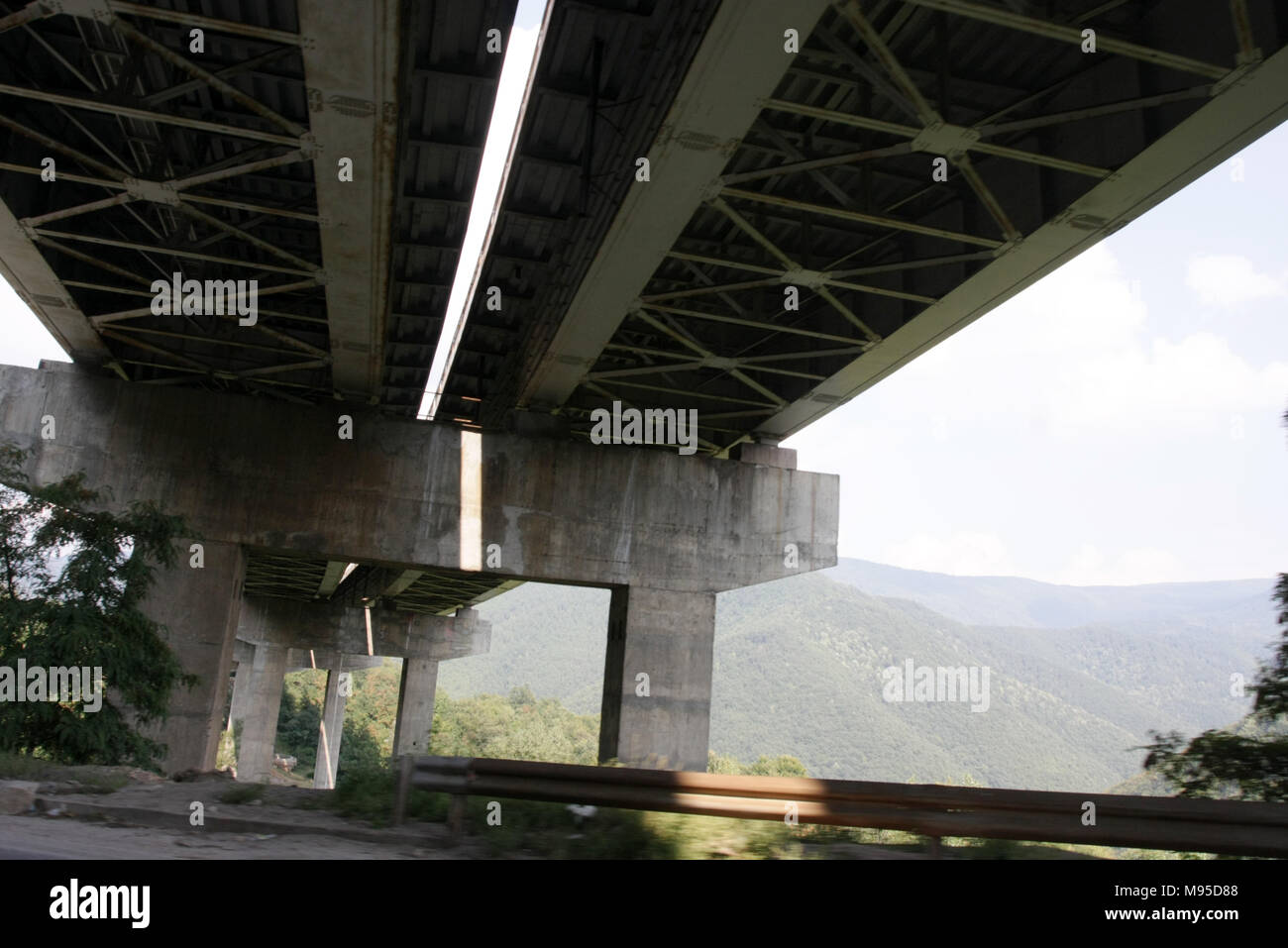 Highway expressway flyover bridge overpass hi-res stock photography and ...