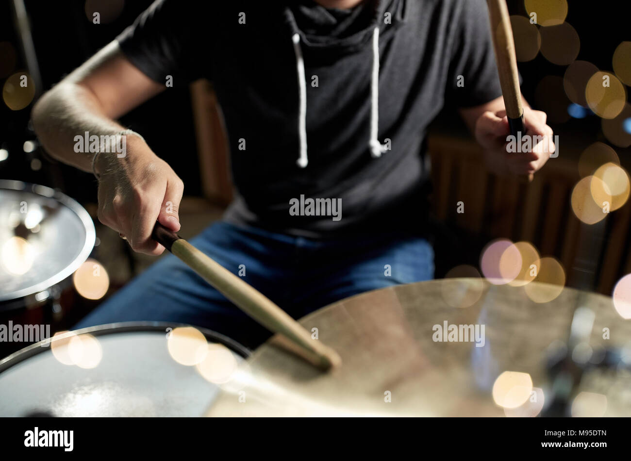 Musician drum hi-res stock photography and images - Alamy