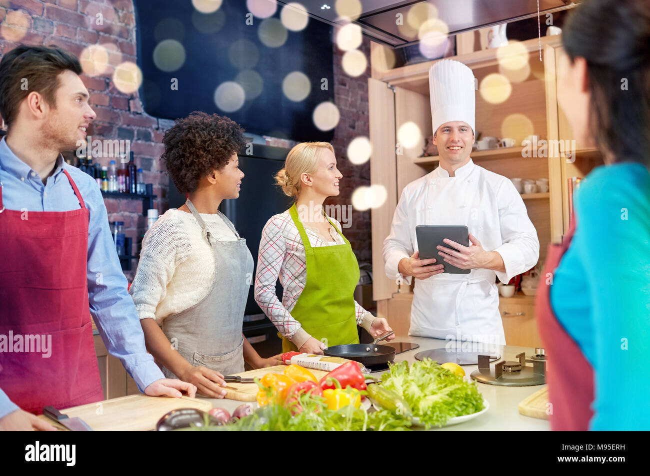 Friends kitchen vegetables hi-res stock photography and images - Alamy