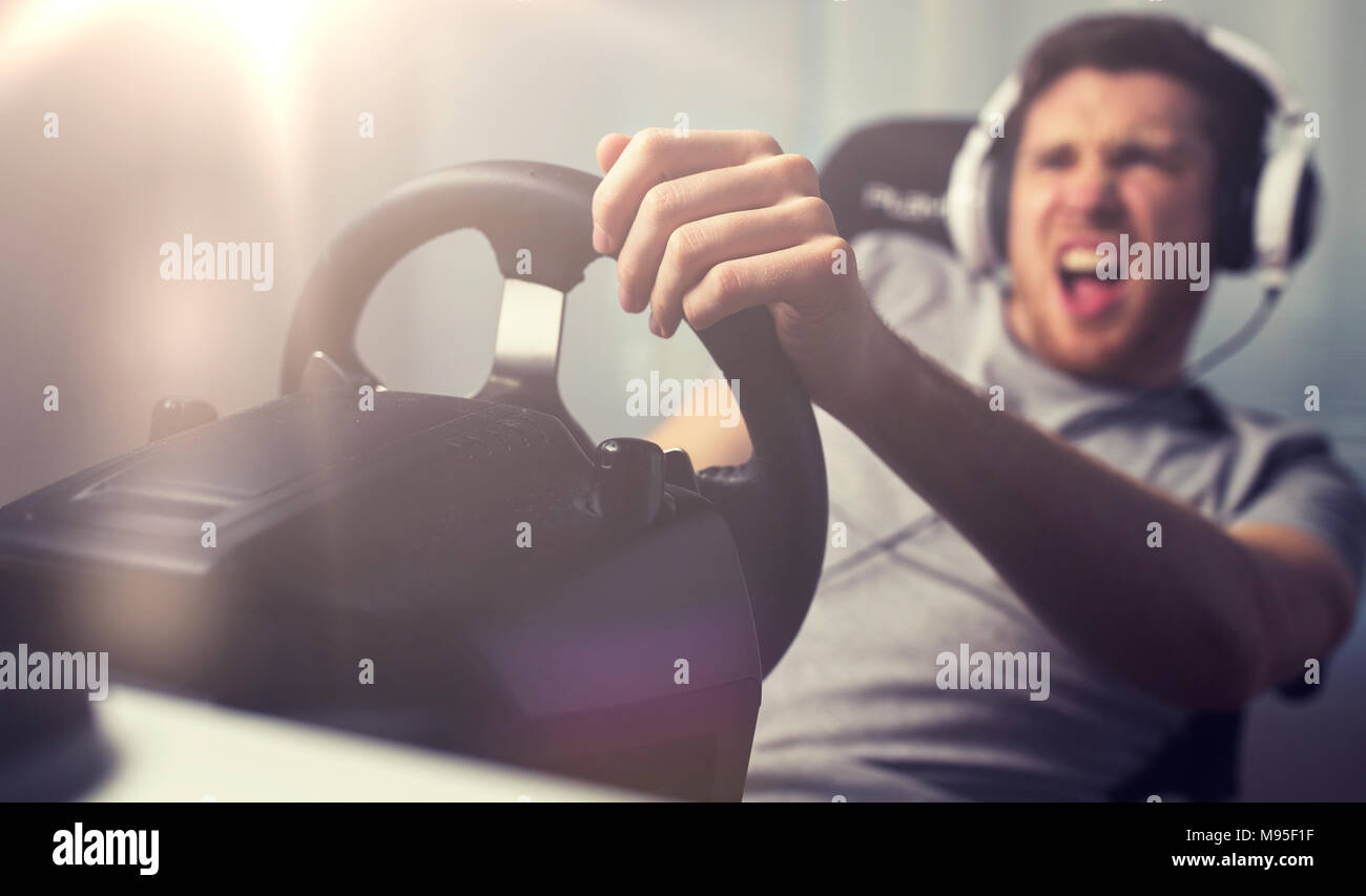 Car racing simulation hi-res stock photography and images - Alamy