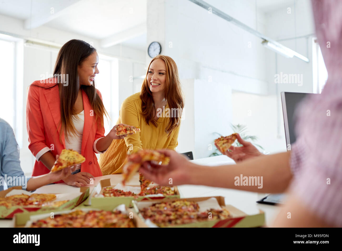 Office group lunch hi-res stock photography and images - Alamy