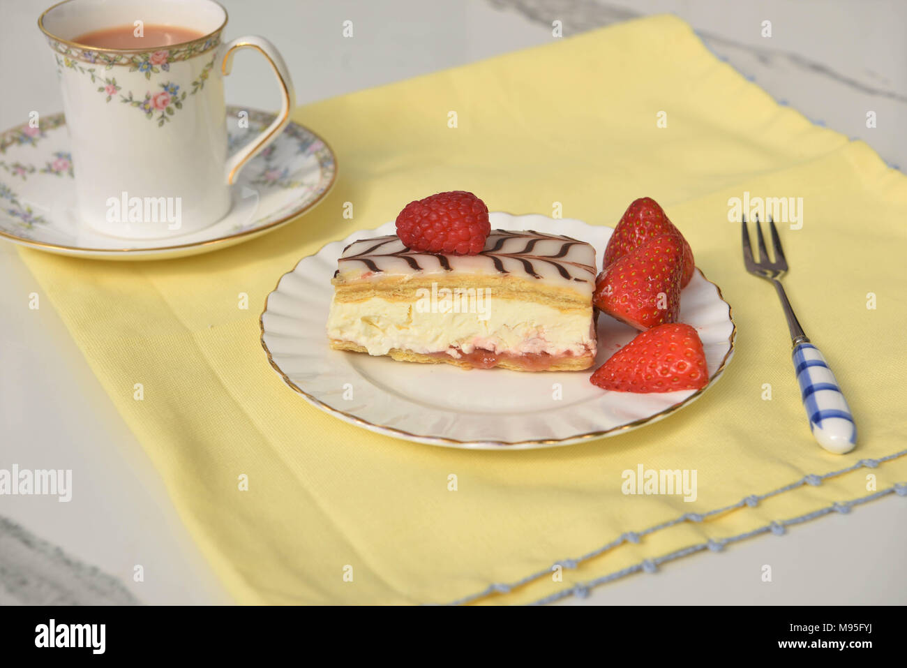 Cup saucer tea cake slice hi-res stock photography and images - Alamy