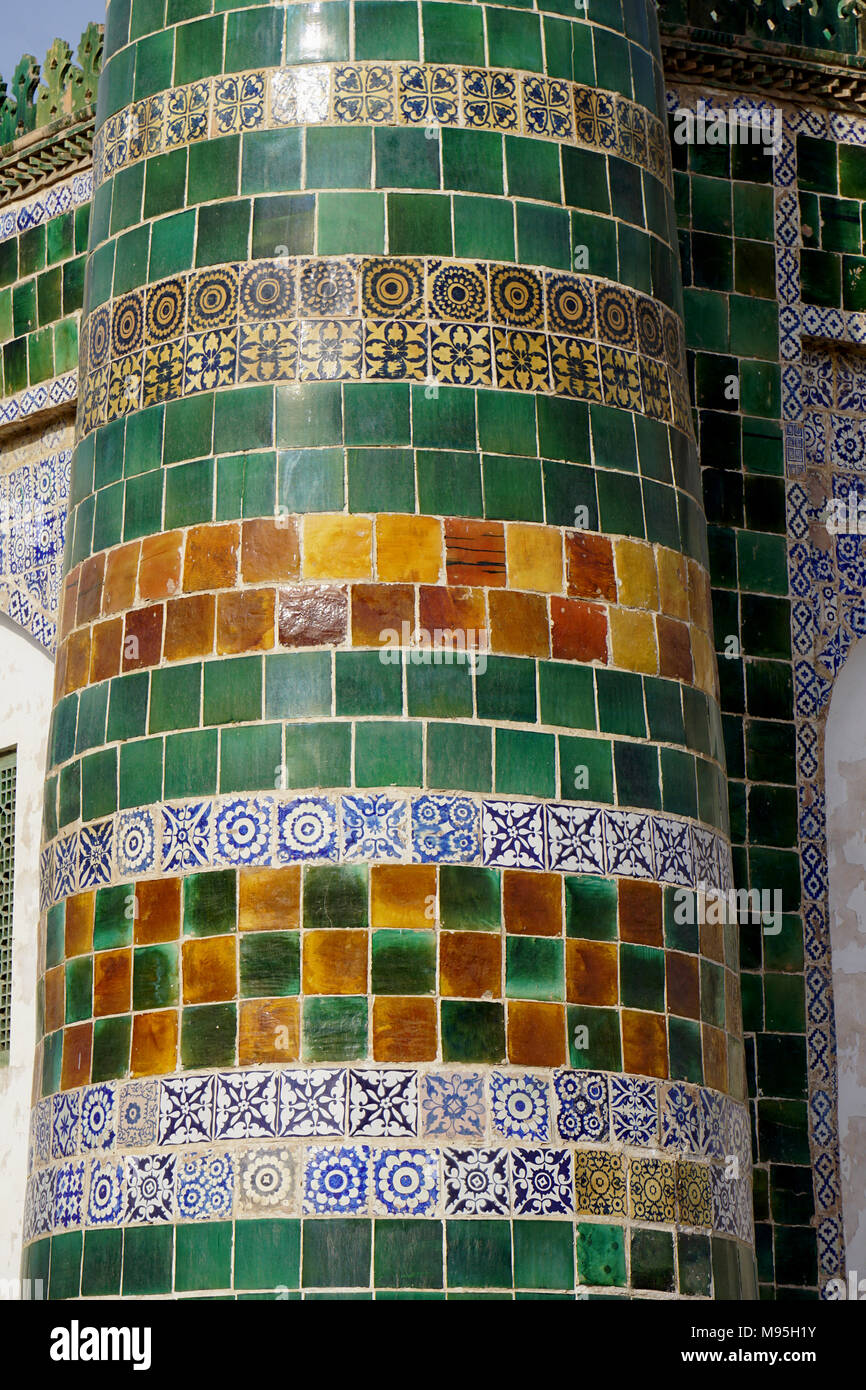 Mausoleum and tomb of Apak Hoja, with colorful glazed tiles in Kashgar ...
