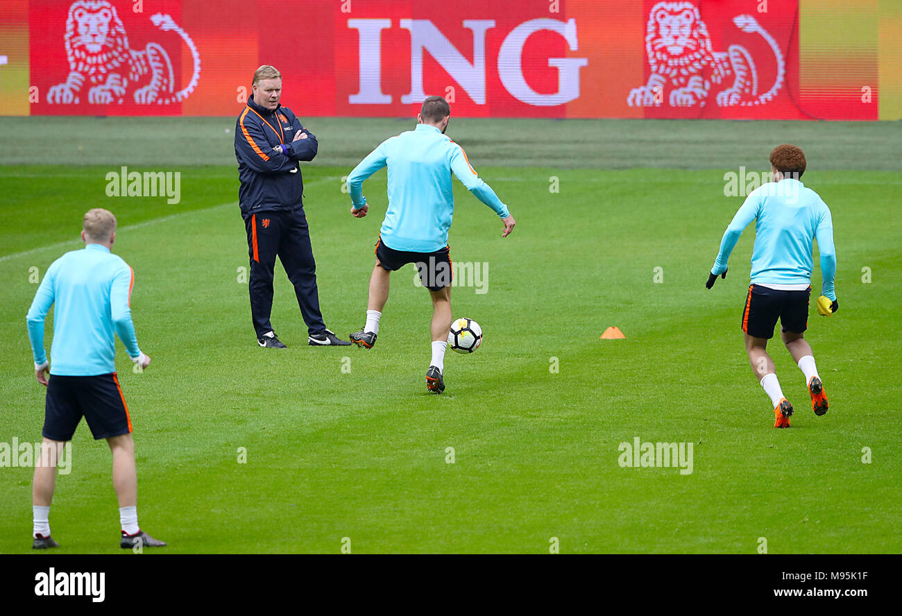 Netherlands Manager Ronald Koeman watches the players during a training ...