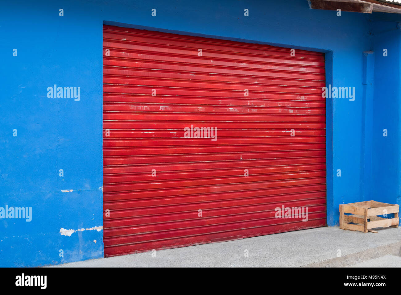 Vintage storefront hi-res stock photography and images - Alamy