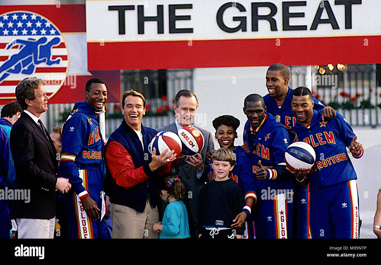 Washington, DC., USA, May 1, 1992 President George H.W. Bush is joined ...