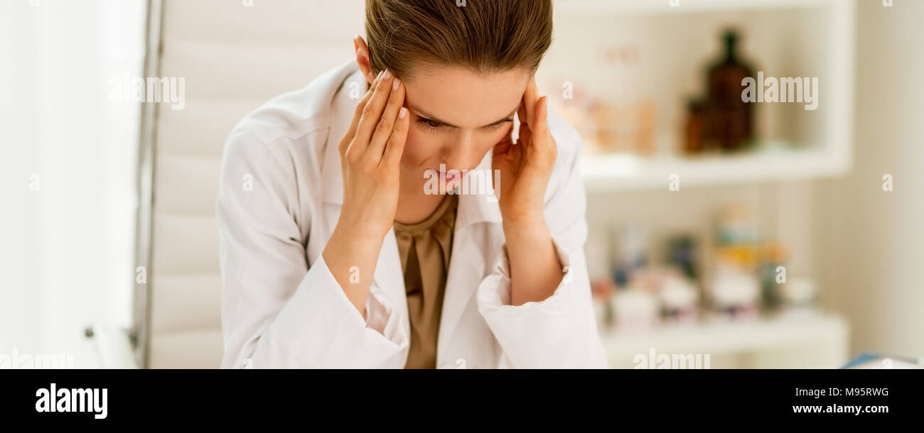 Frustrated doctor hi-res stock photography and images - Alamy
