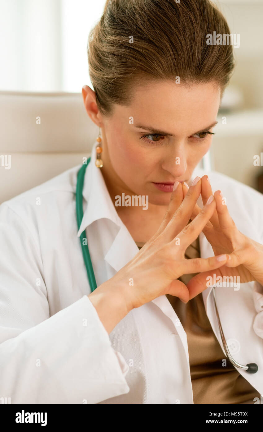 Woman physiotherapist at work worried hi-res stock photography and ...
