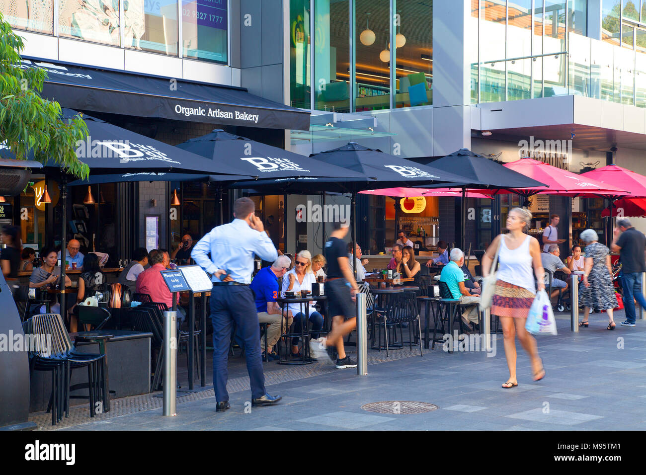 Double bay cafe hi-res stock photography and images - Alamy