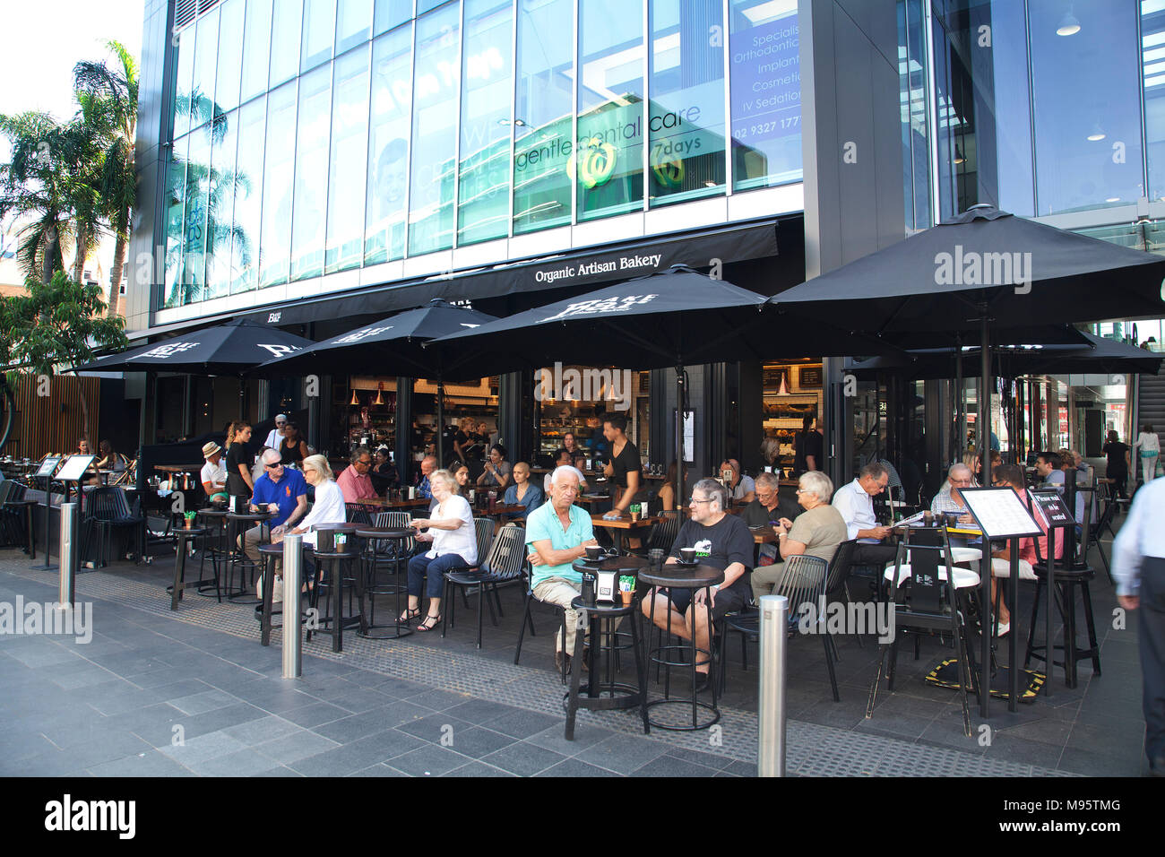 Double bay cafe hi-res stock photography and images - Alamy