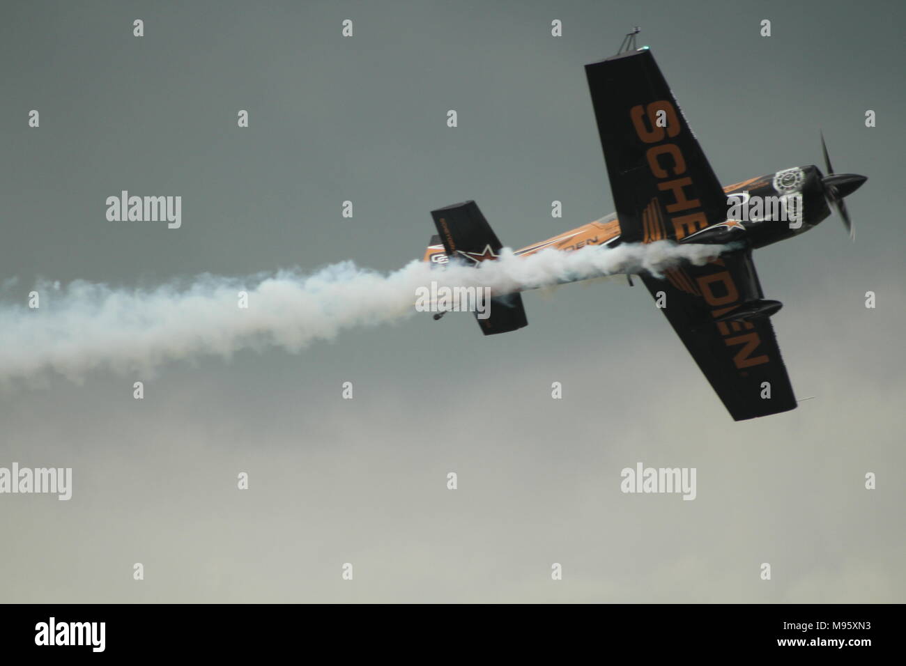 Smoking skills hi-res stock photography and images - Alamy