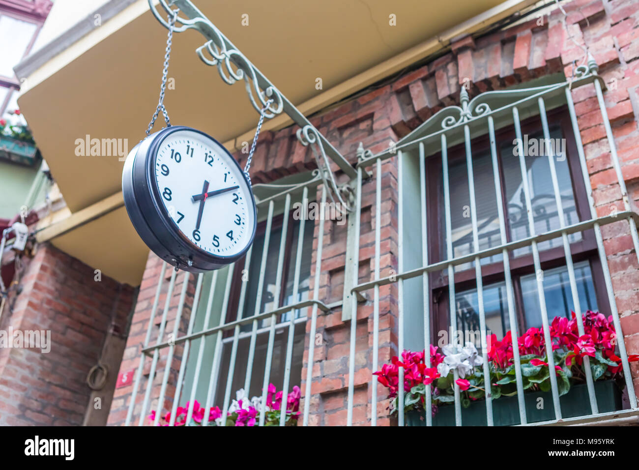 Chain hanging flower hi-res stock photography and images - Alamy