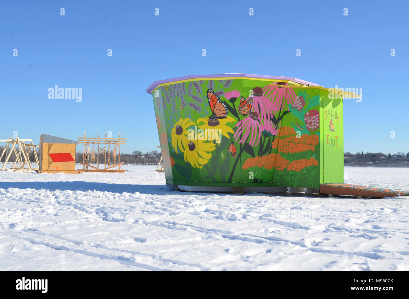 Monarch butterfly mural hi-res stock photography and images - Alamy