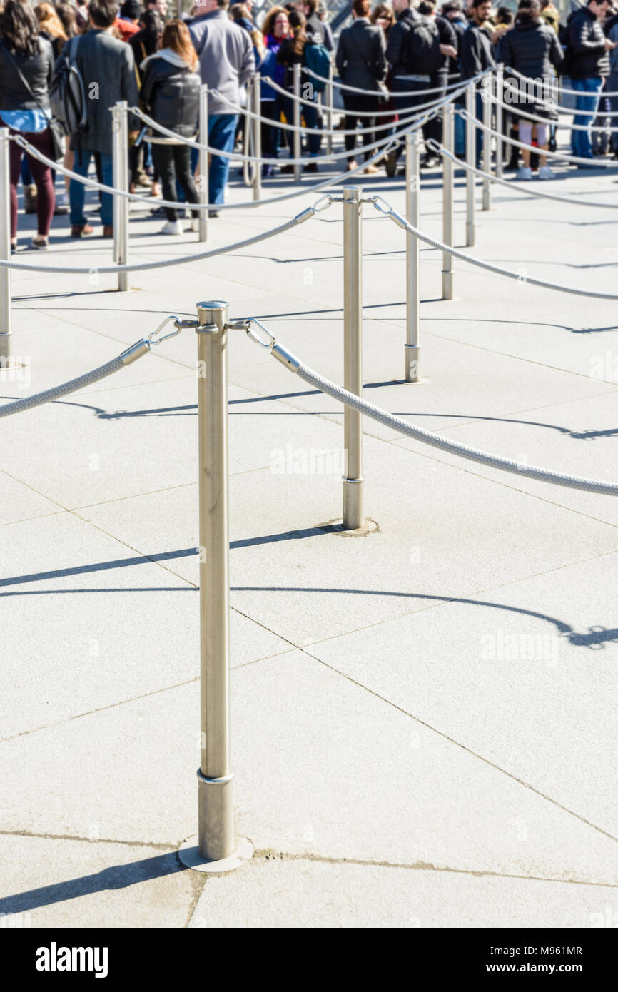 Queue line rope barrier hi-res stock photography and images - Alamy