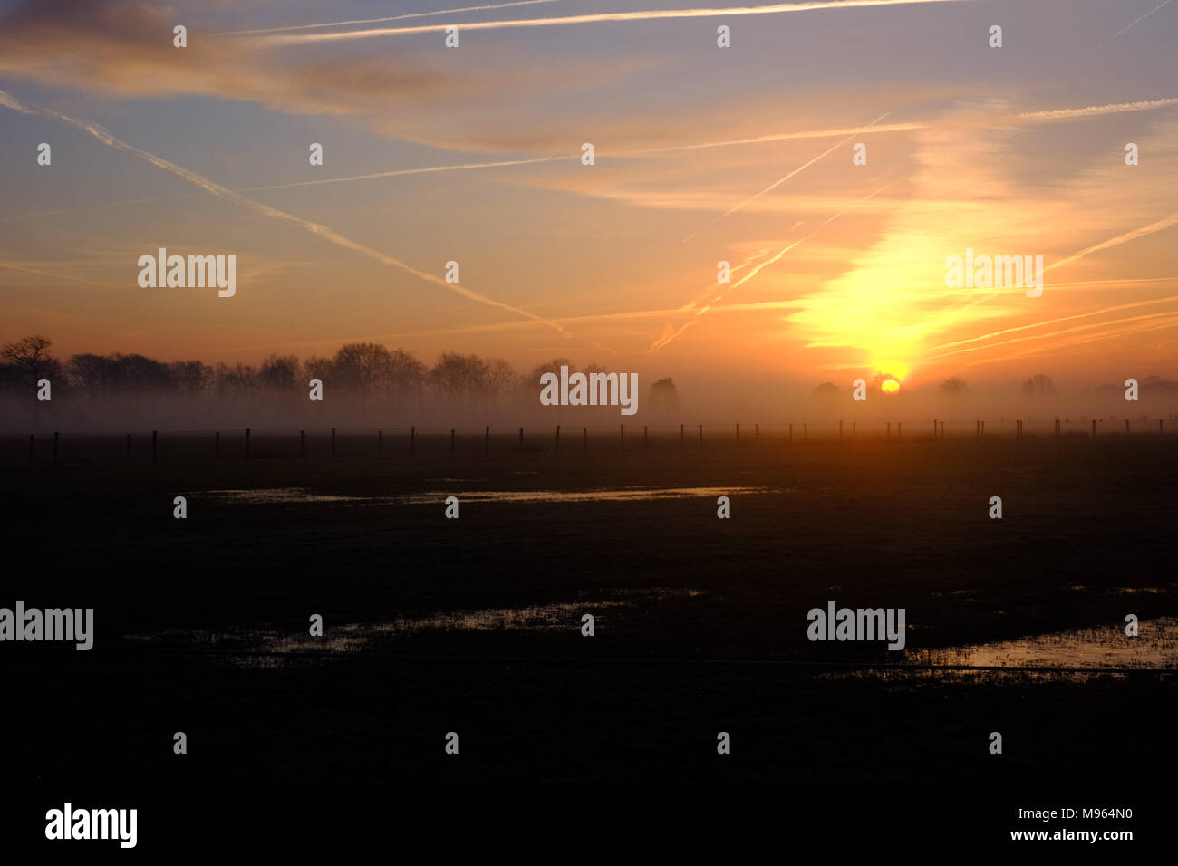 Countryside light sunny sunshine sun rural hi-res stock photography and ...