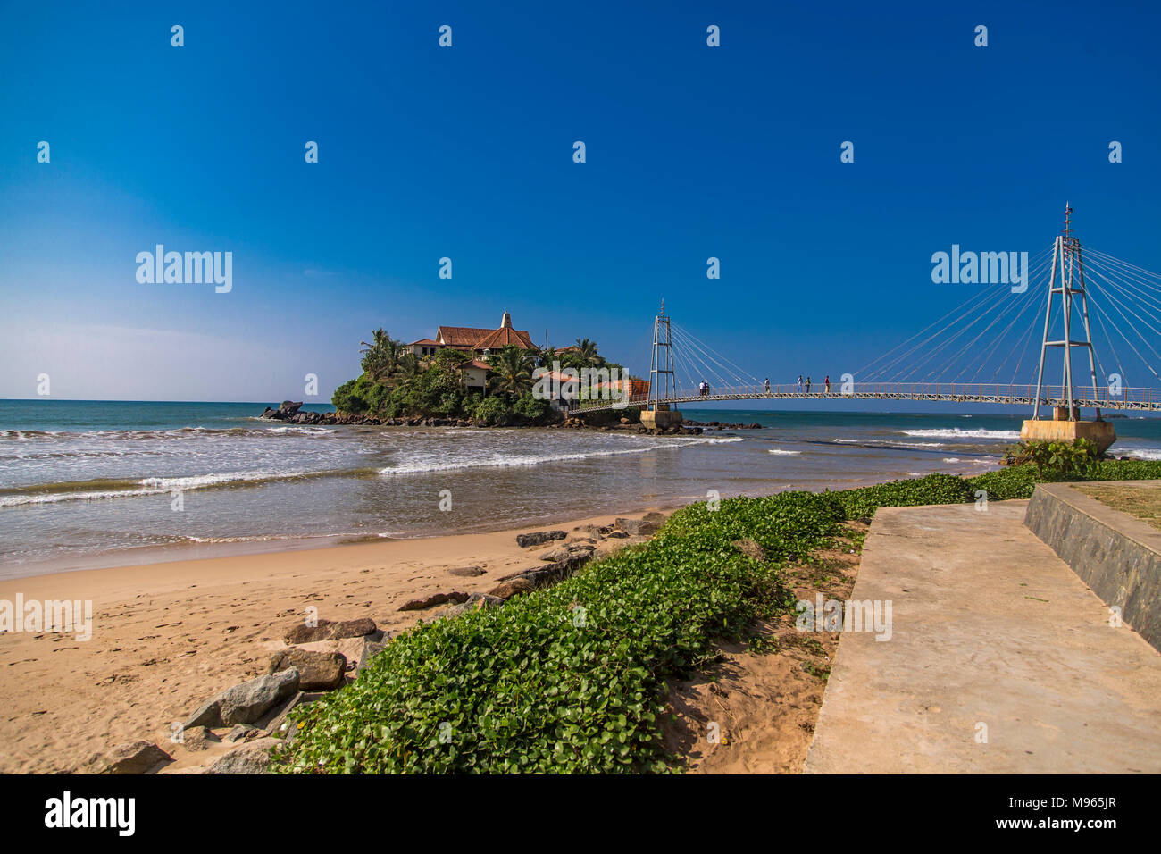 View at Paravi Duwa Temple in Matara, Sri Lanka Stock Photo - Alamy