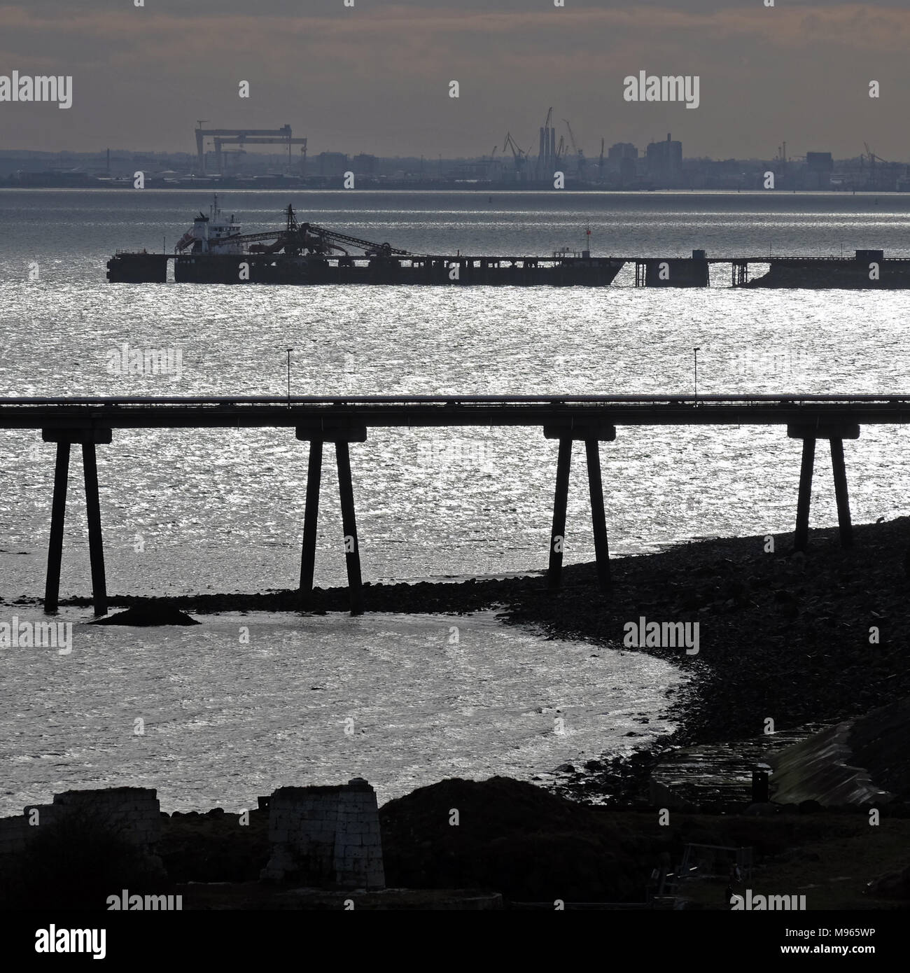 Parallel jetties hi-res stock photography and images - Alamy
