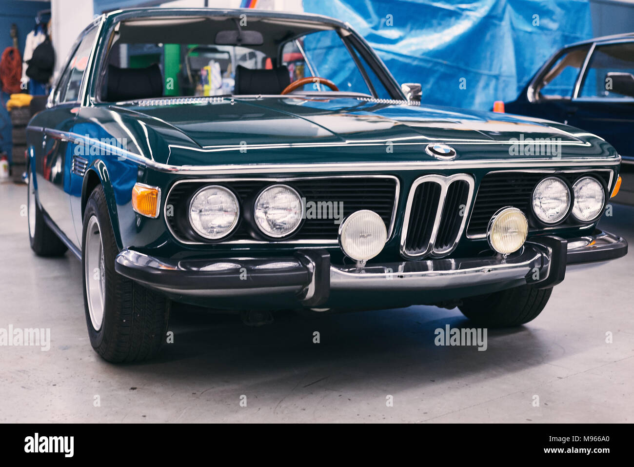 Classic bmw hi-res stock photography and images - Alamy