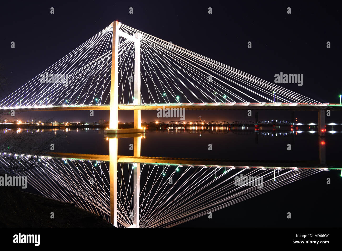 Cable Bridge in Tri-Cities Washington connects Pasco and Kennewick ...