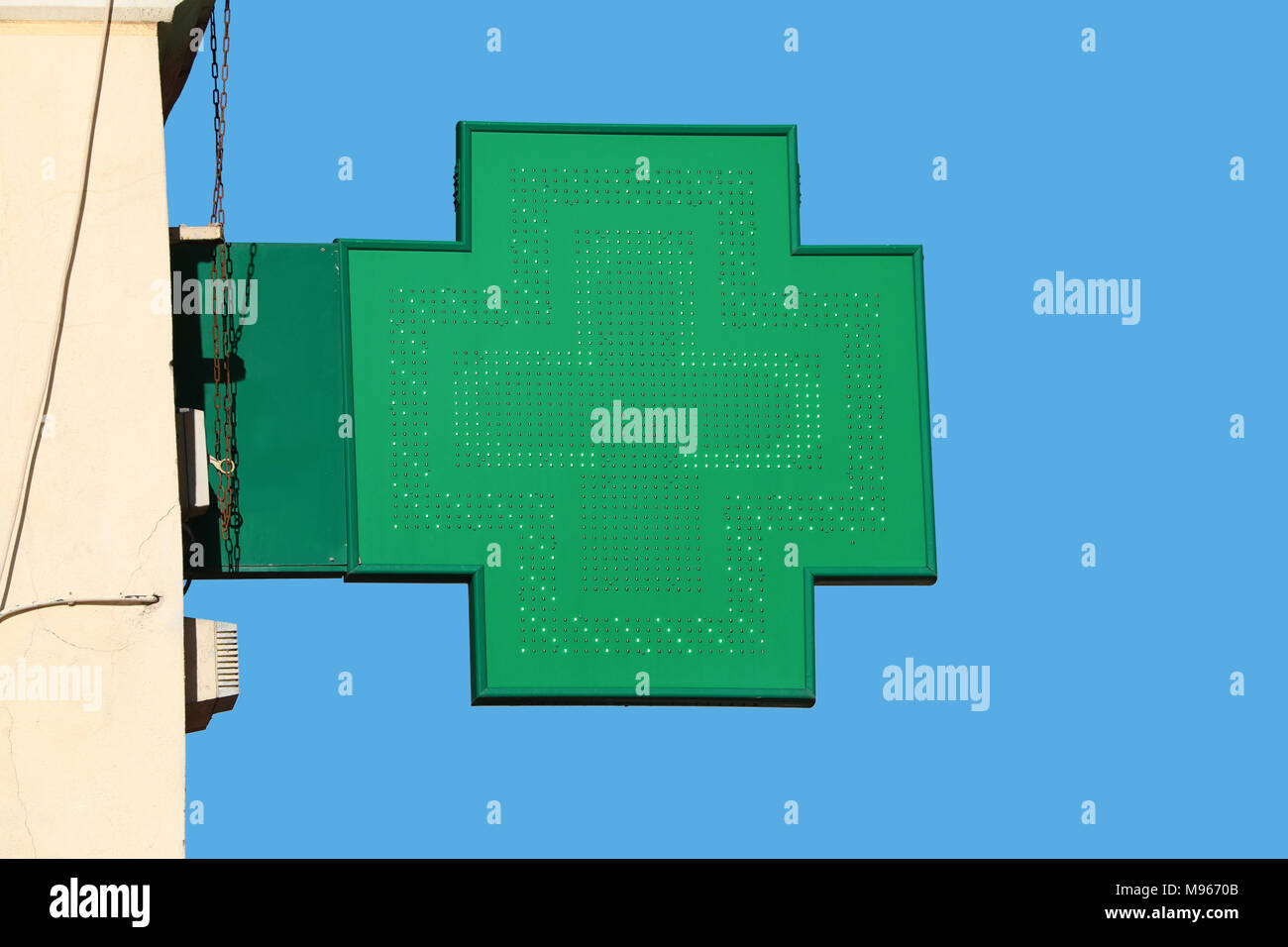 French Pharmacy Sign. Green Flashing Neon Sign Stock Photo - Alamy