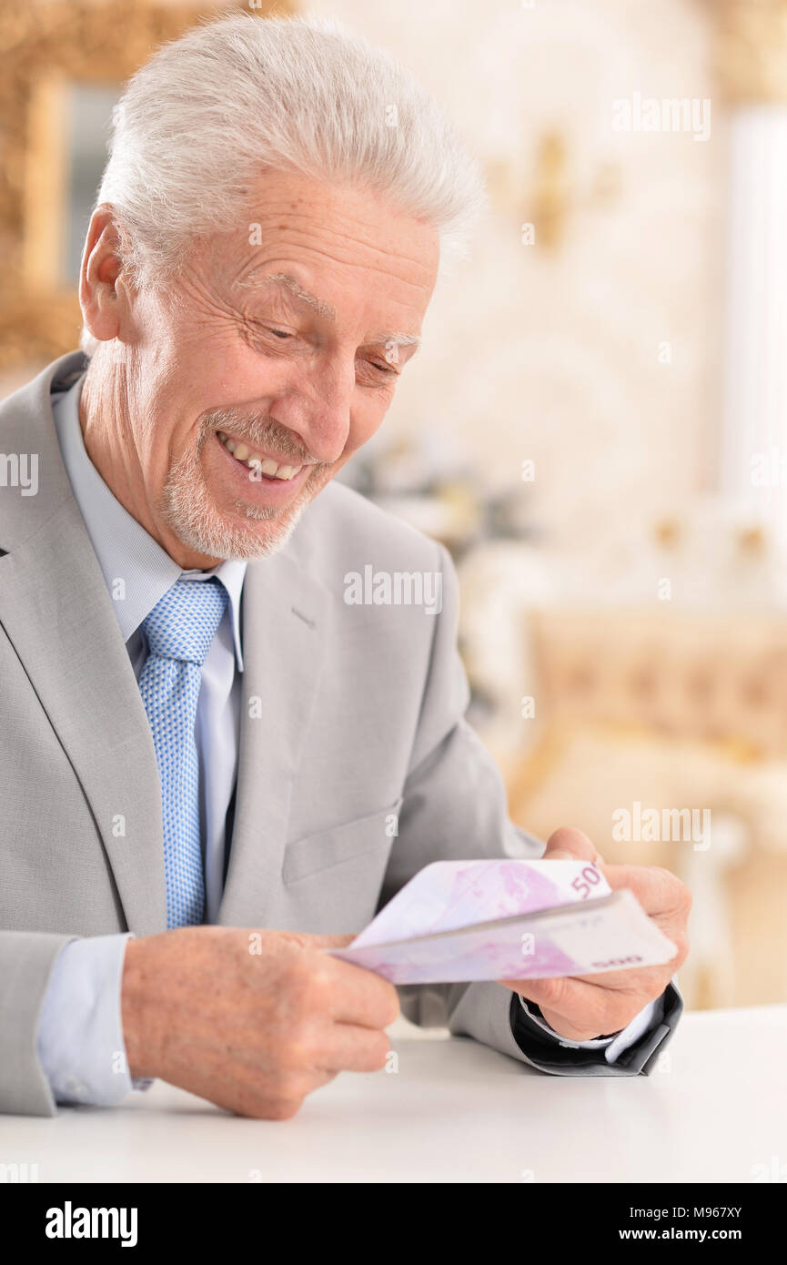 Face made of money hi-res stock photography and images - Alamy