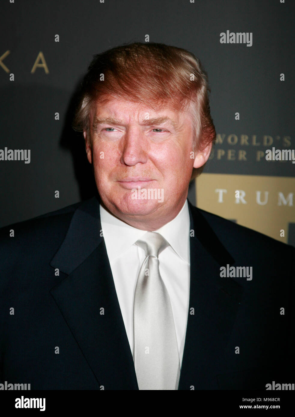 Les deux night club hi-res stock photography and images - Alamy