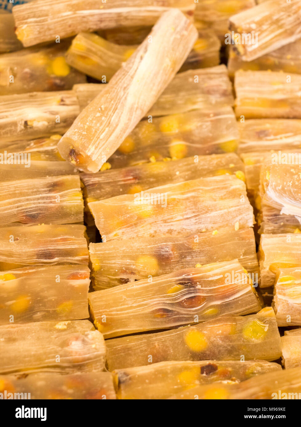 Traditional turkish delight at the bazaar Stock Photo - Alamy