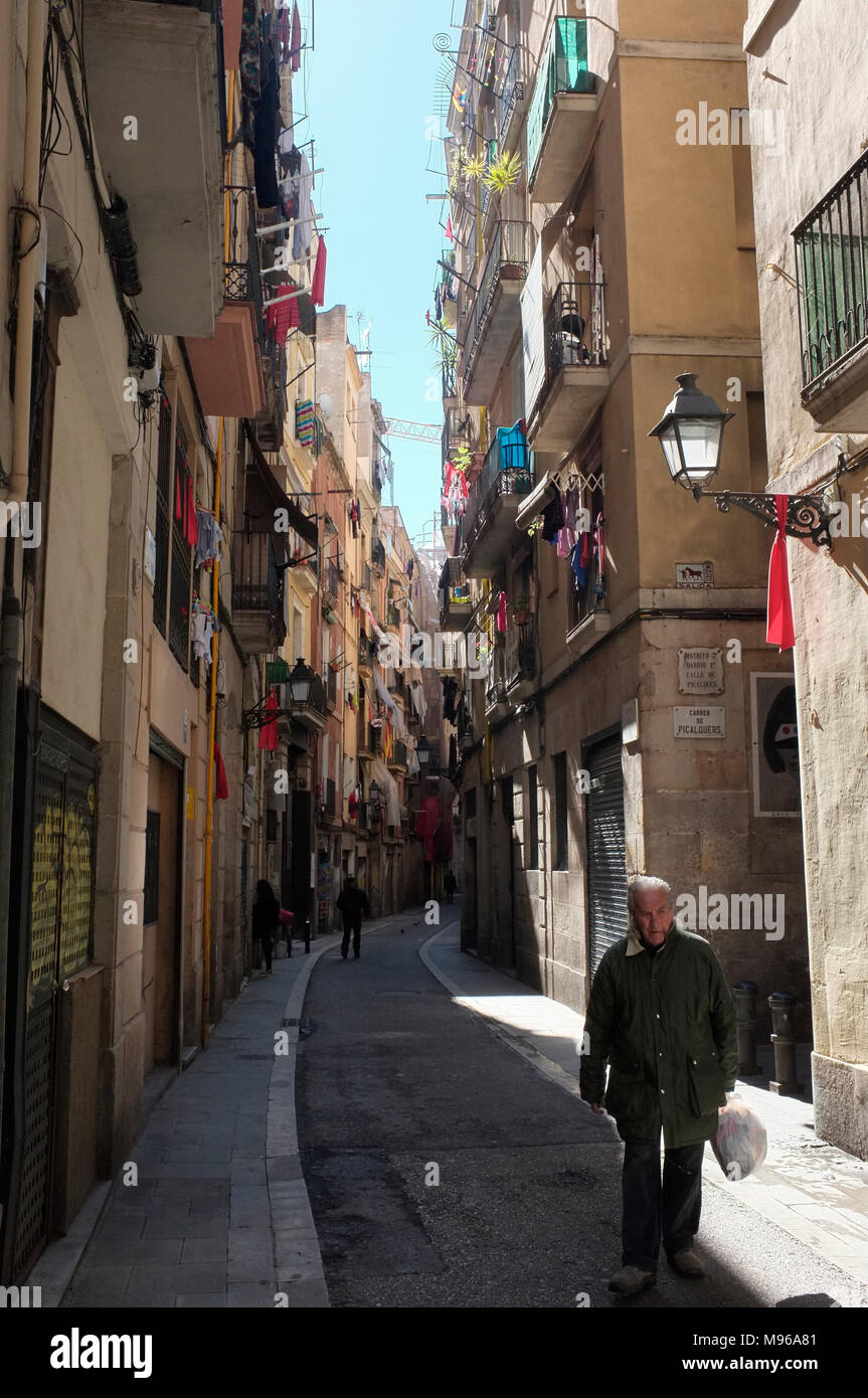 historic winding streets of el raval district of Barcelona, Spain Stock ...