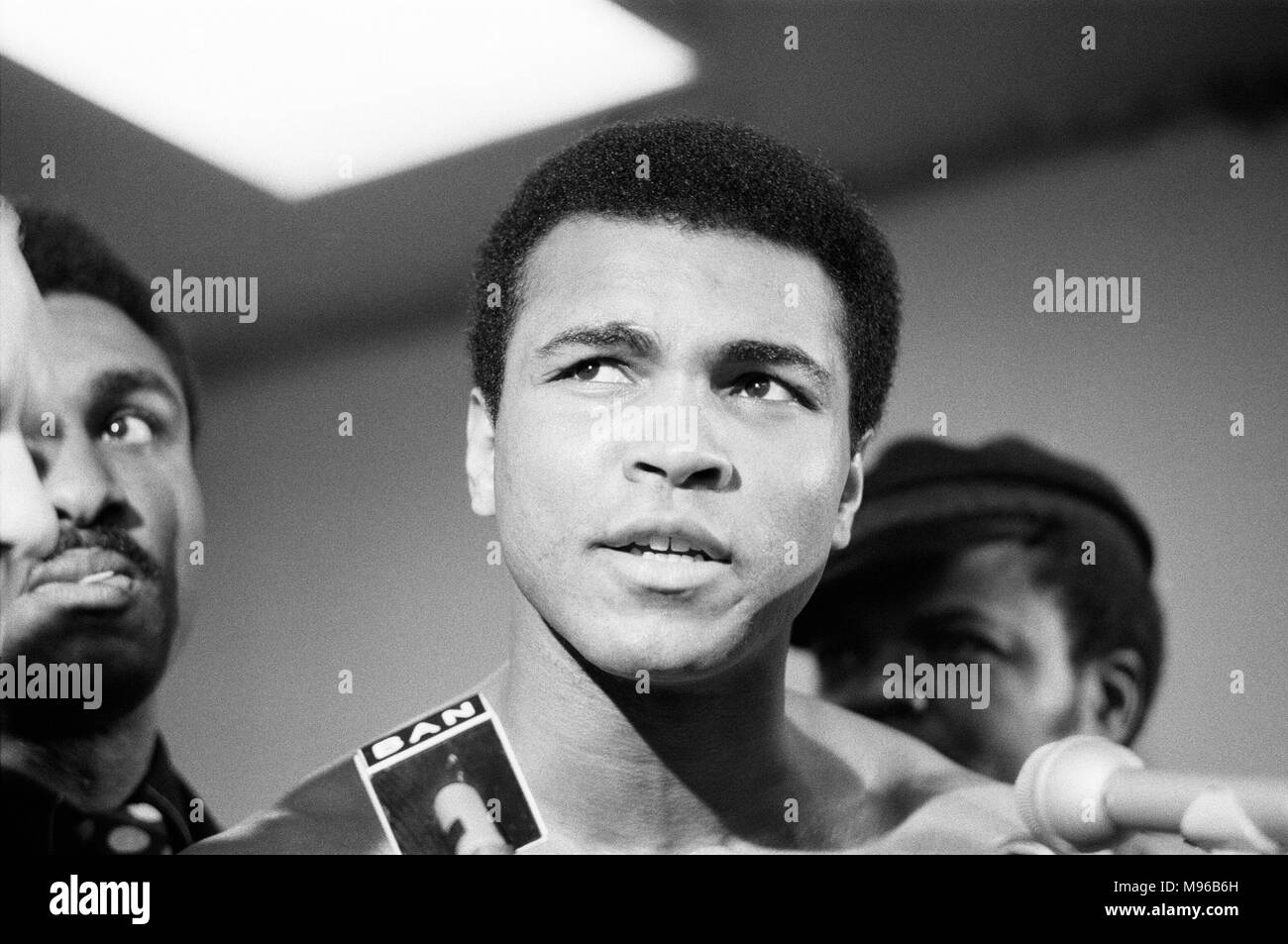 Ali drew hi-res stock photography and images - Alamy