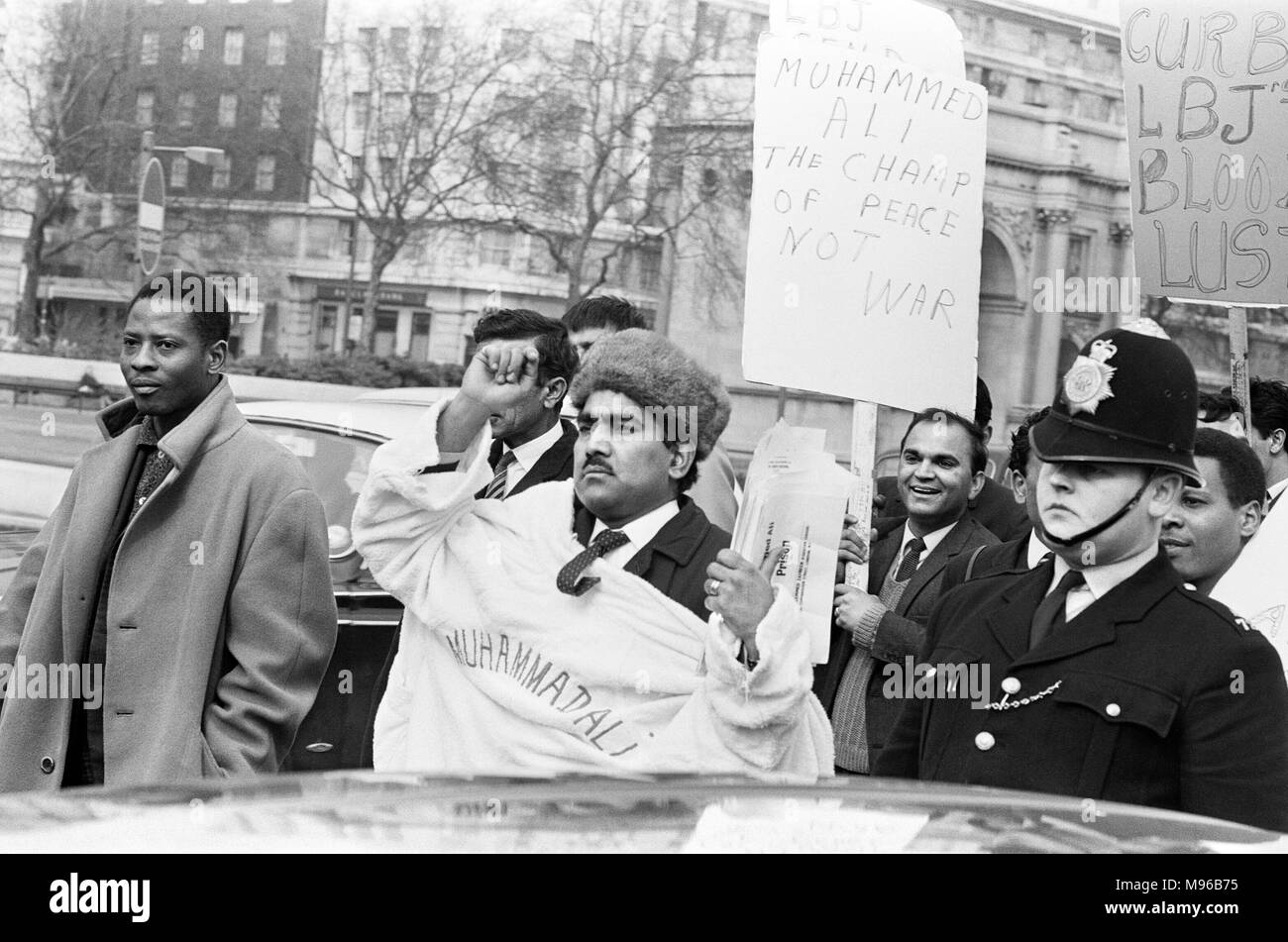 1967 vietnam protest hi-res stock photography and images - Alamy