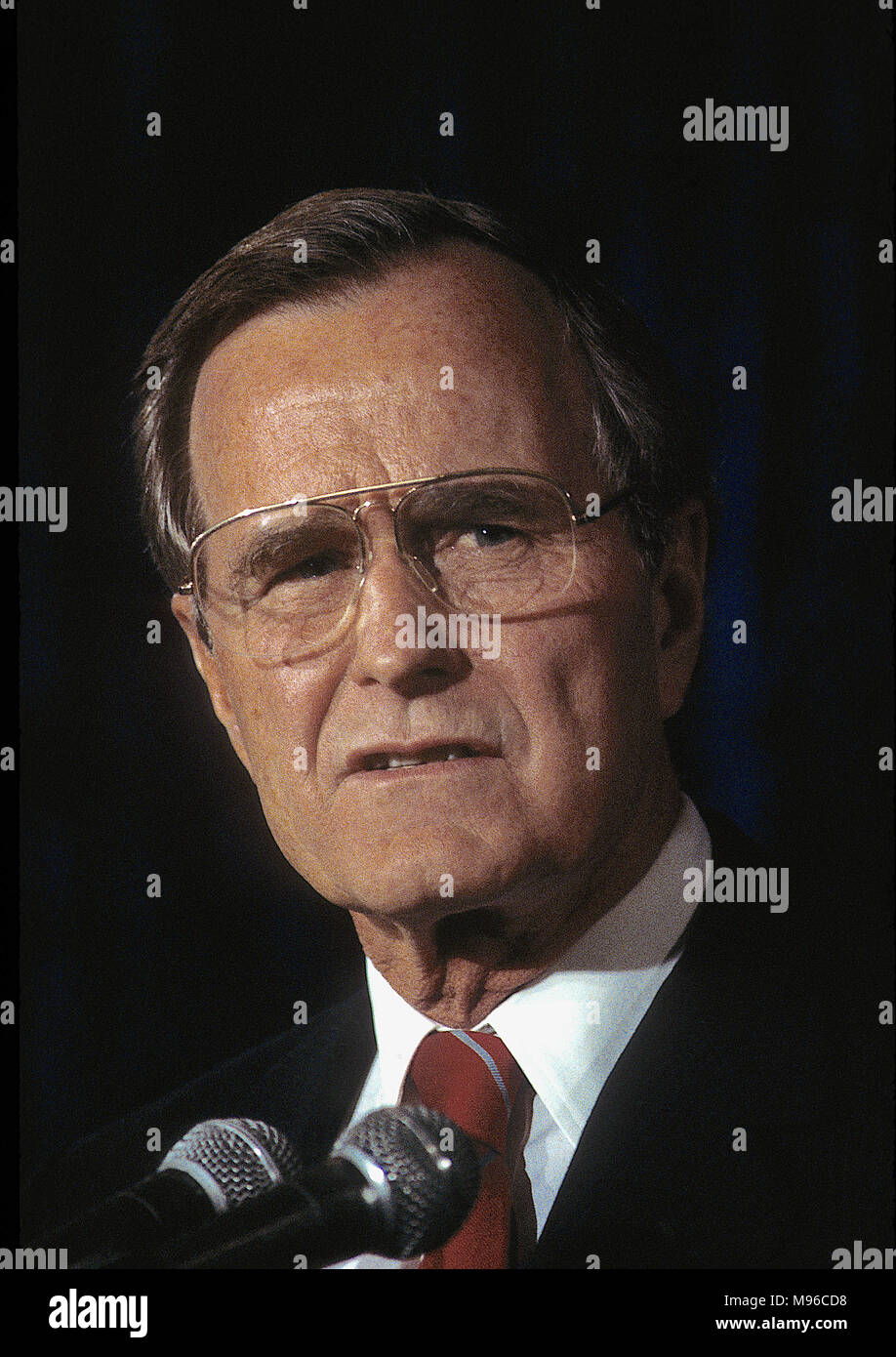 Chicago hilton and towers hi-res stock photography and images - Alamy