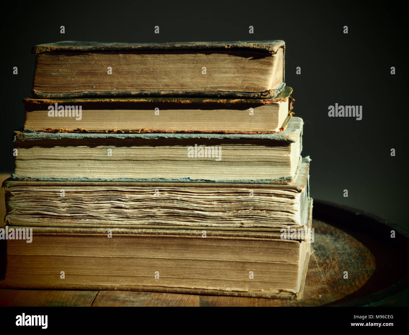 Old pages hi-res stock photography and images - Alamy