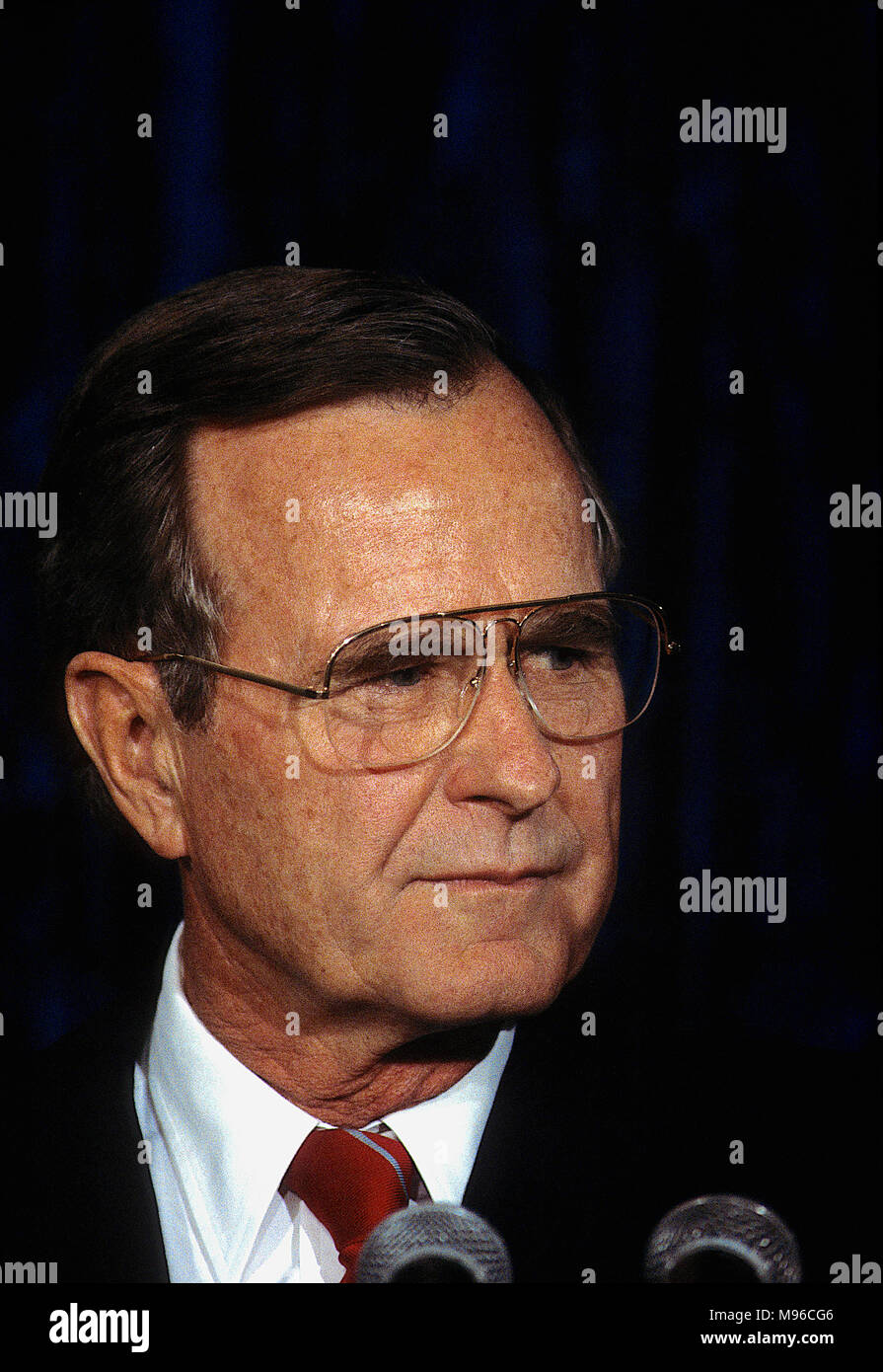 Chicago hilton and towers hi-res stock photography and images - Alamy