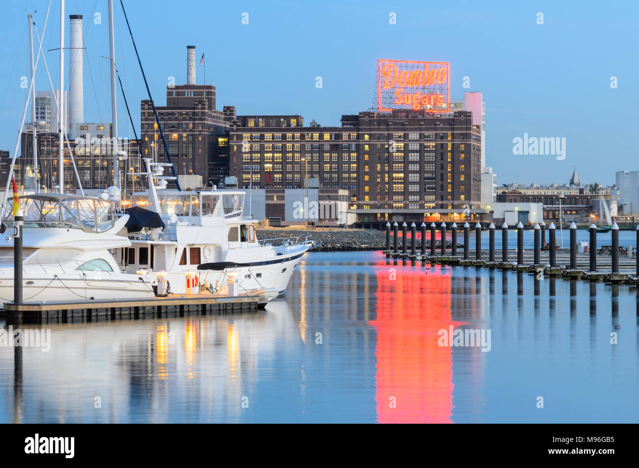 Domino sugar factory hi-res stock photography and images - Alamy