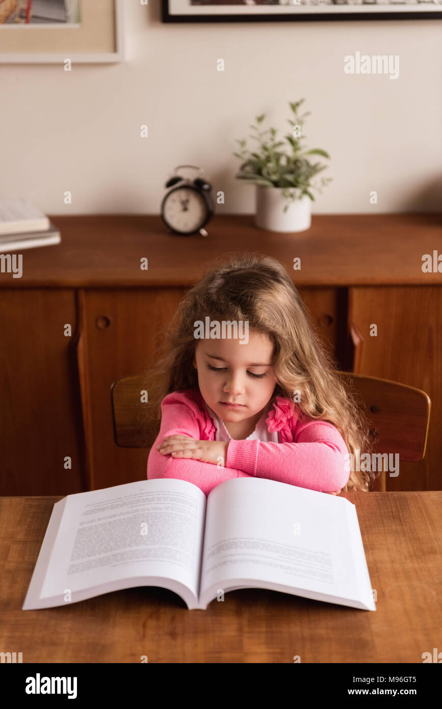 Girl information hi-res stock photography and images - Alamy