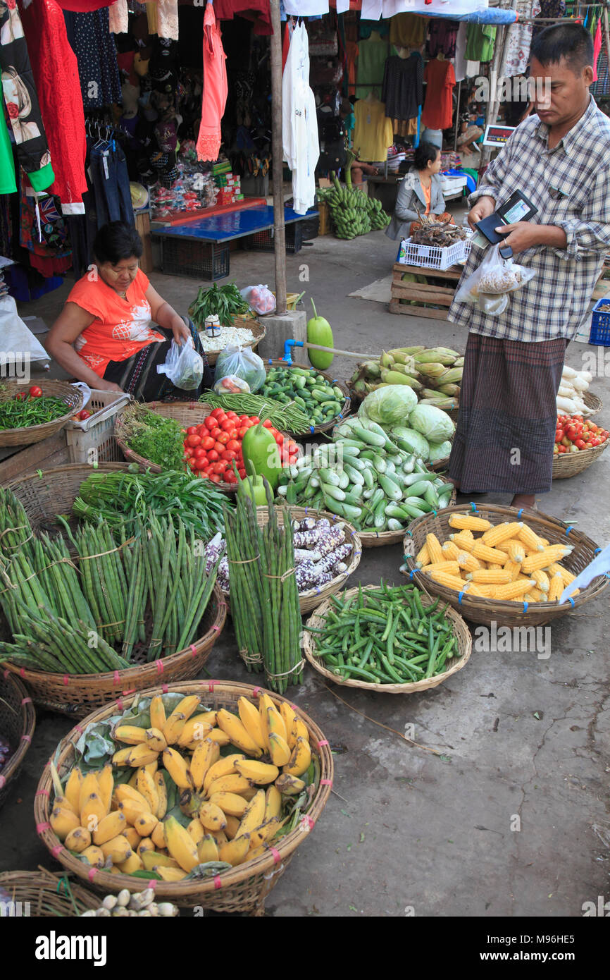 Myanmar, Kayin State, Hpa An, market, people, food Stock Photo - Alamy