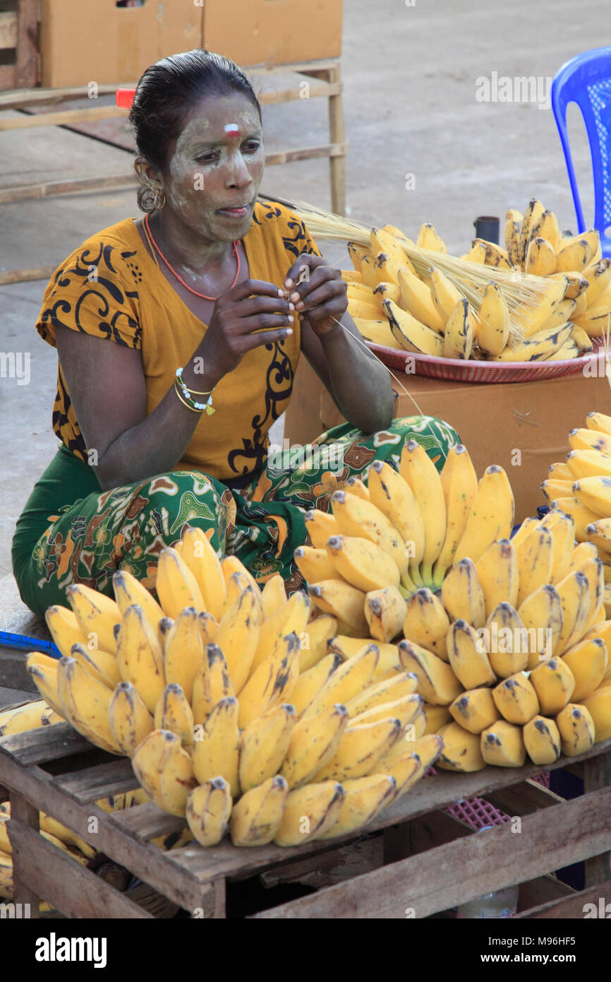Myanmar, Kayin State, Hpa An, market, people, food Stock Photo - Alamy