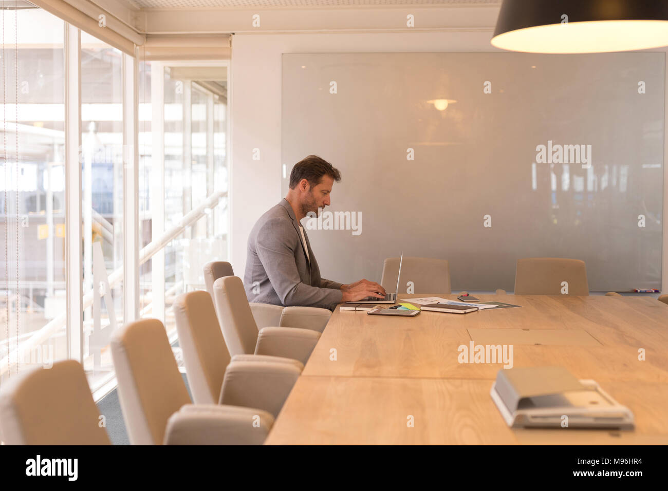 Conference room hi-res stock photography and images - Alamy