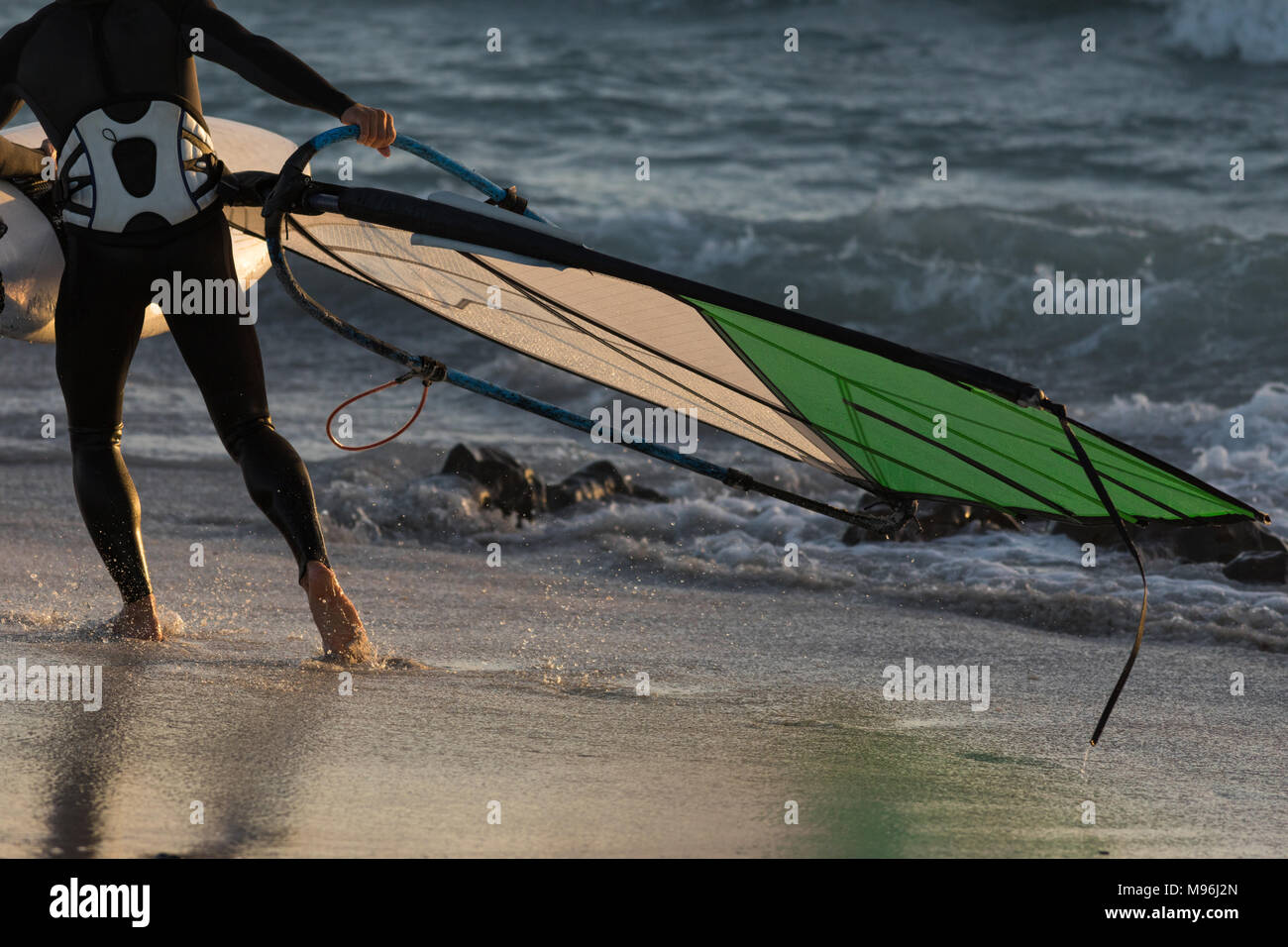 Kite surfer on sunny hi-res stock photography and images - Alamy