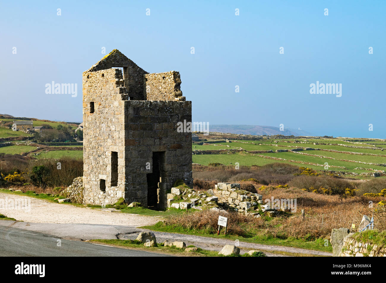 Cornish pumping house hi-res stock photography and images - Alamy