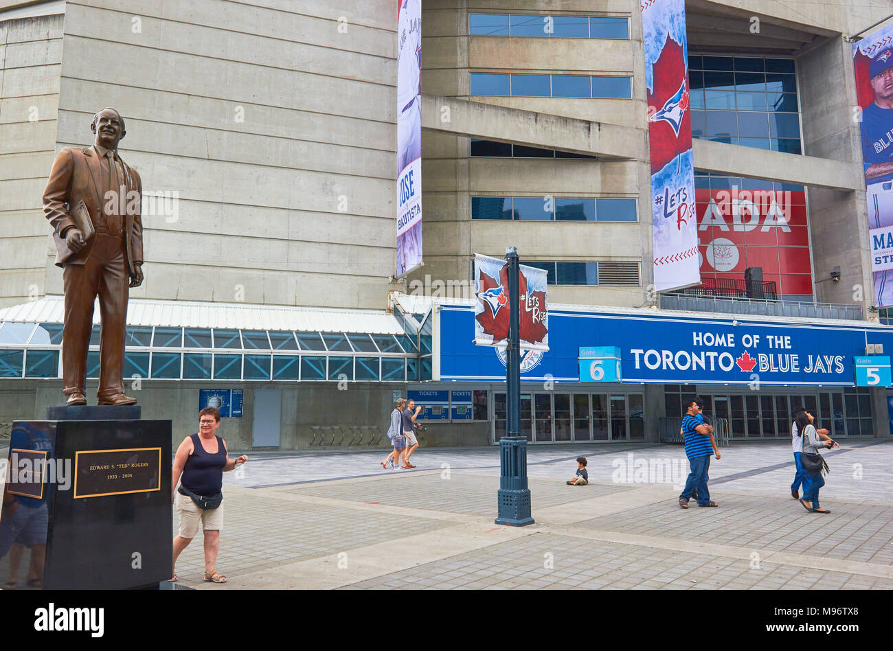 Ted rogers hi-res stock photography and images - Alamy