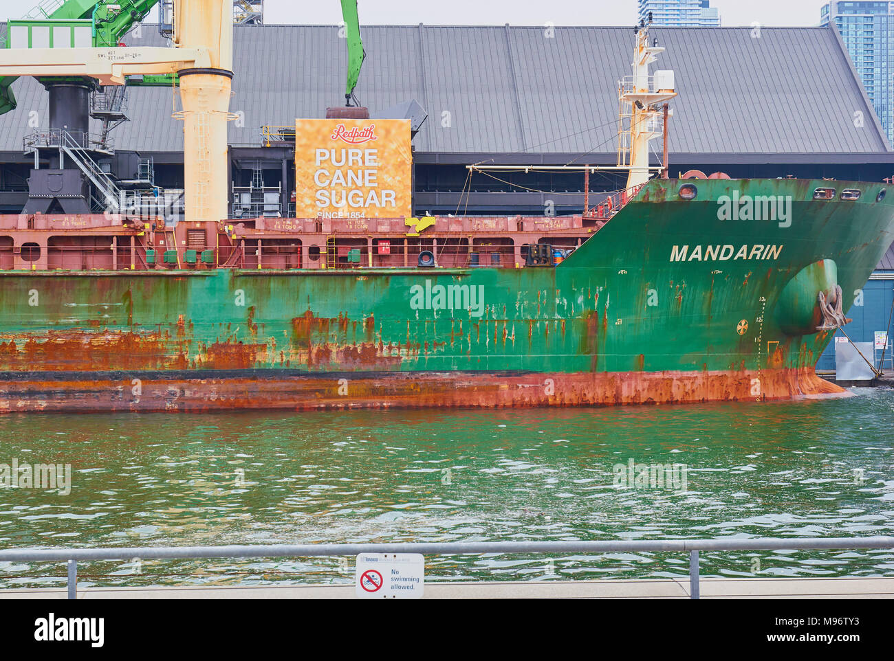 Bulk cargo carrier ship Mandarin and the Redpath sugar refinery ...